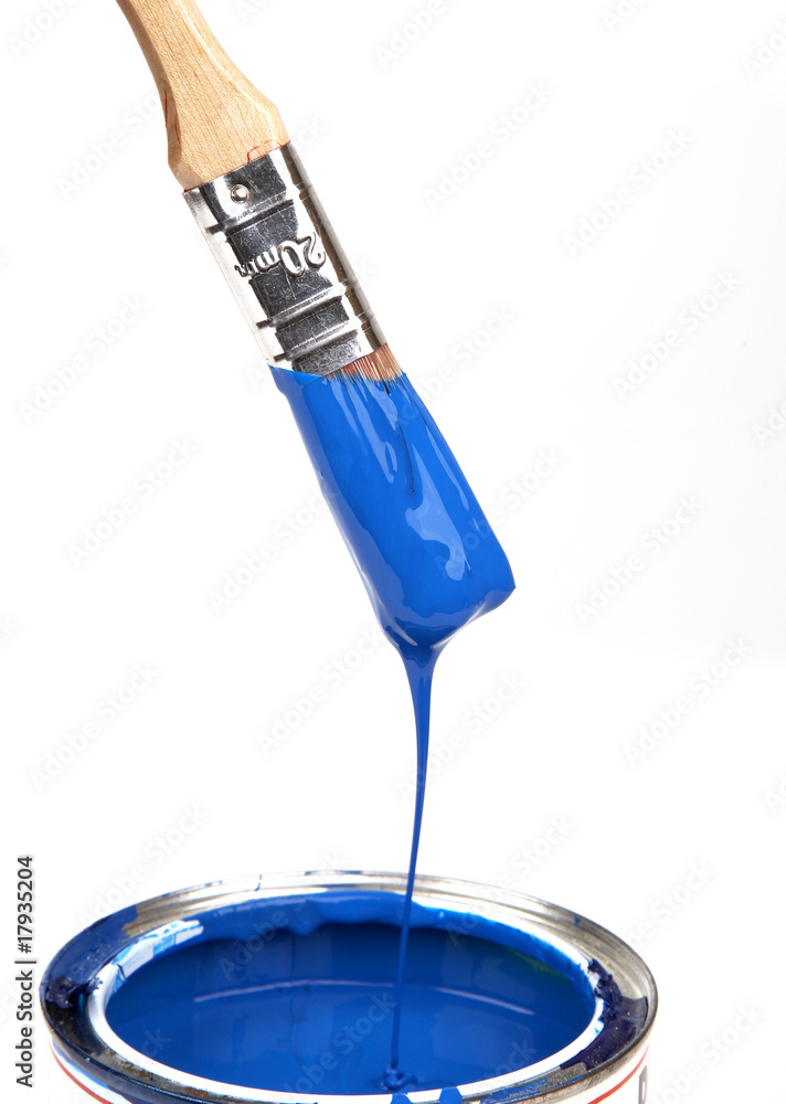 Pinsel mit blauer Farbe und Farbdose Stock-Foto | Adobe Stock