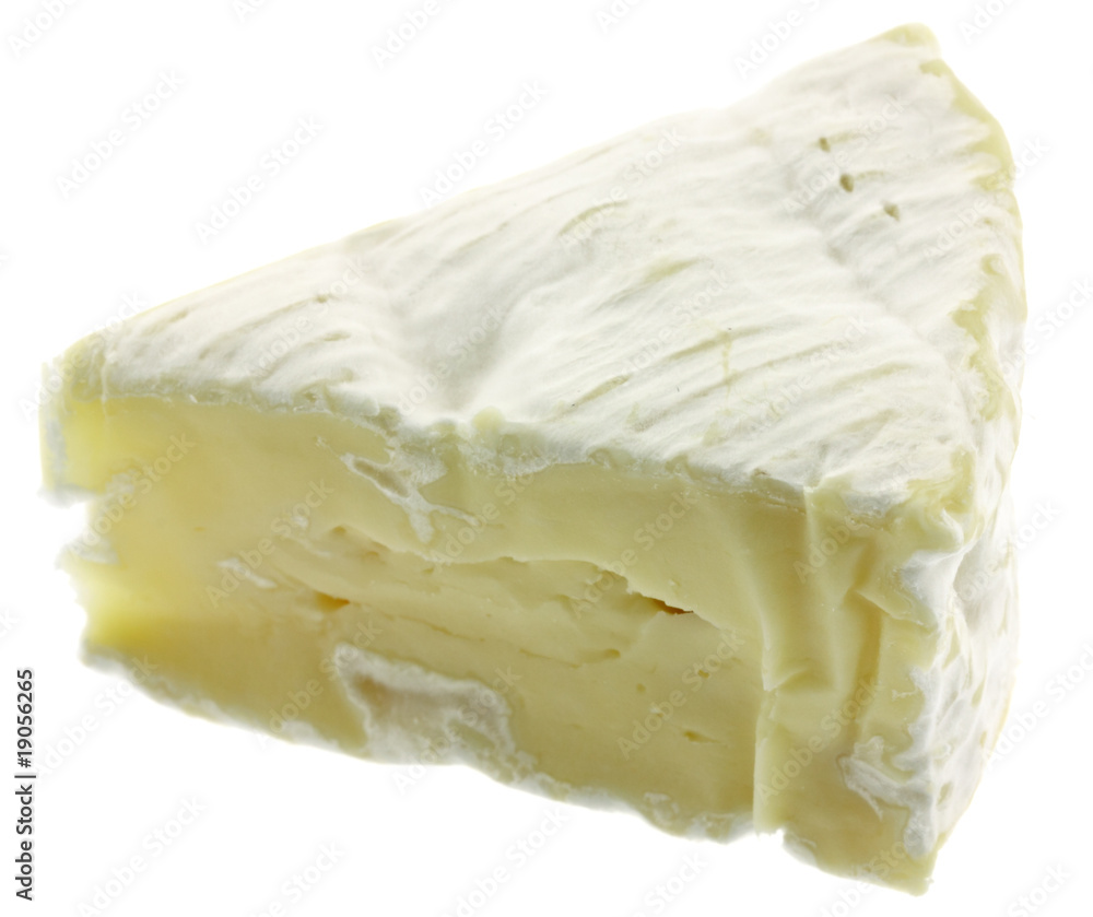 portion fromage camembert fond blanc Photos | Adobe Stock