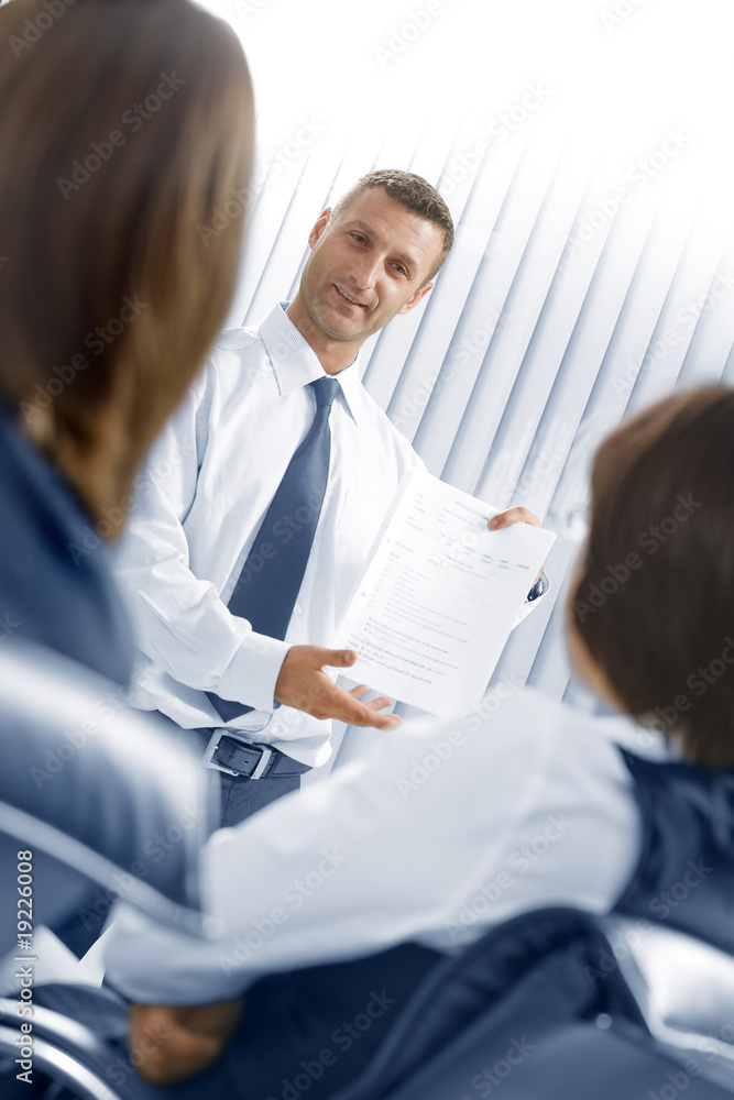 explain Stock Photo | Adobe Stock