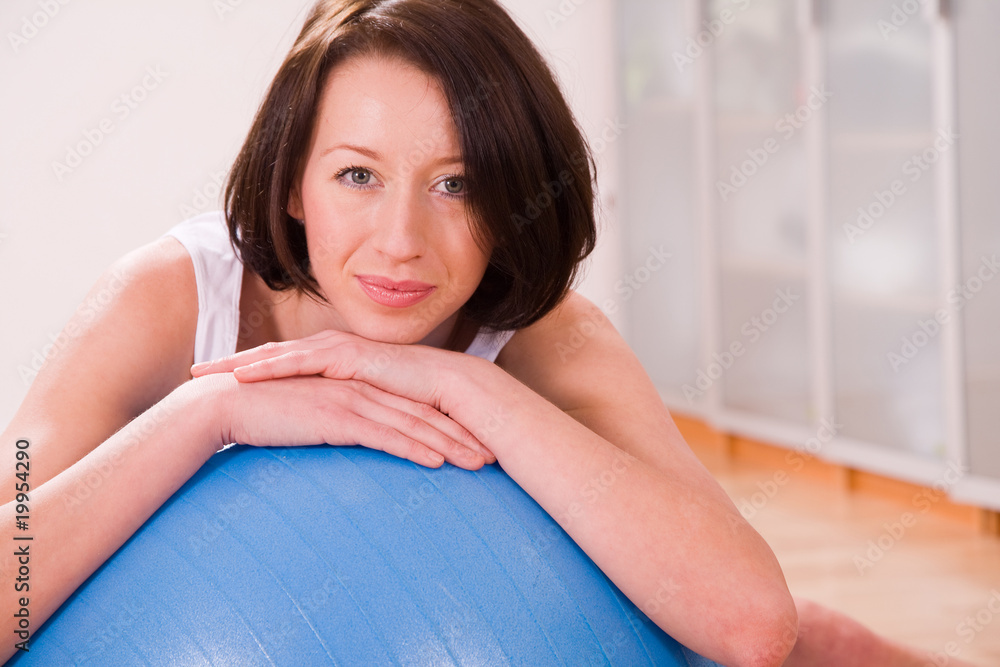 junge frau mit gymnastikball trainerin,sport Stock-Foto | Adobe Stock