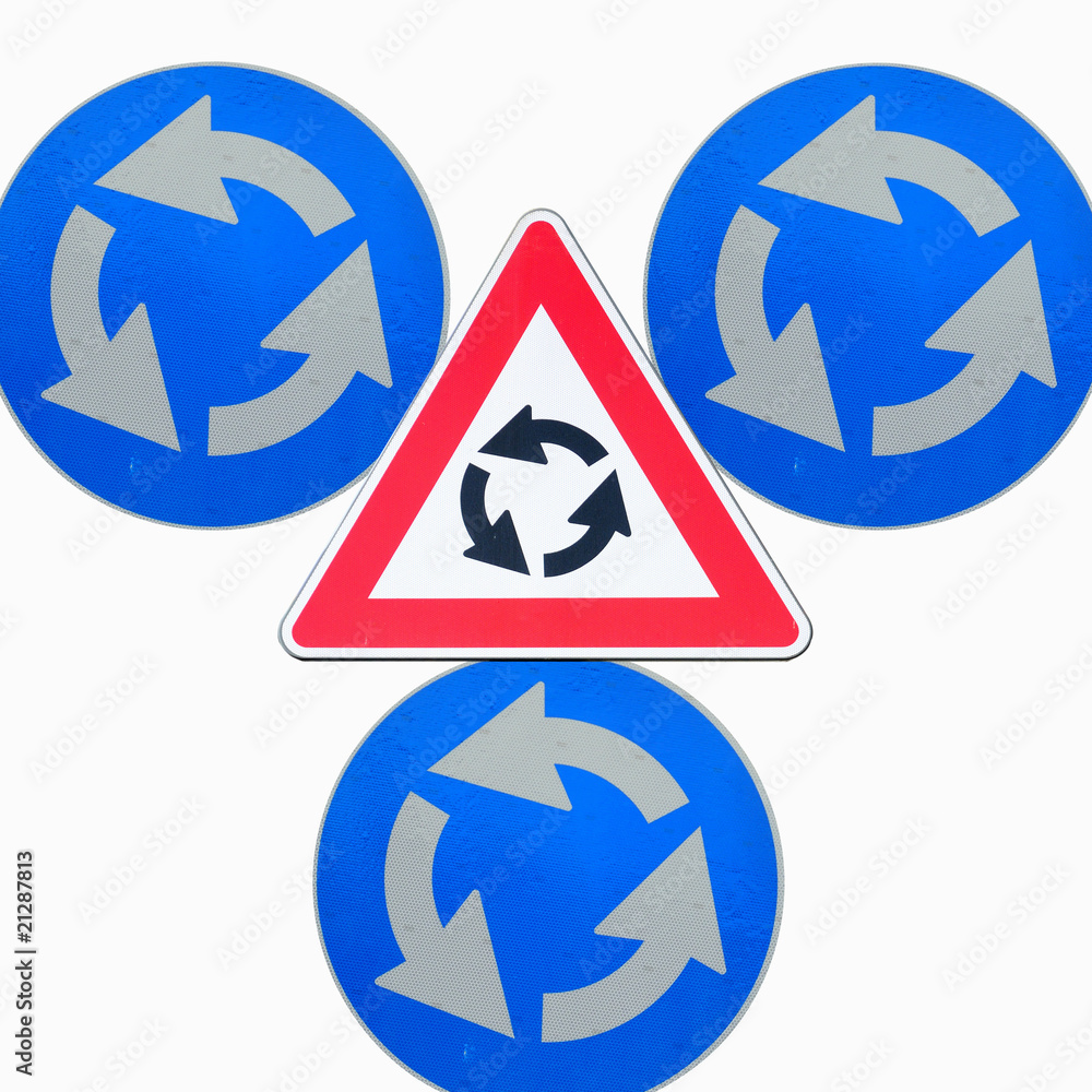 Segnali stradali di rotatoria e rotonda isolati Stock-Foto | Adobe Stock