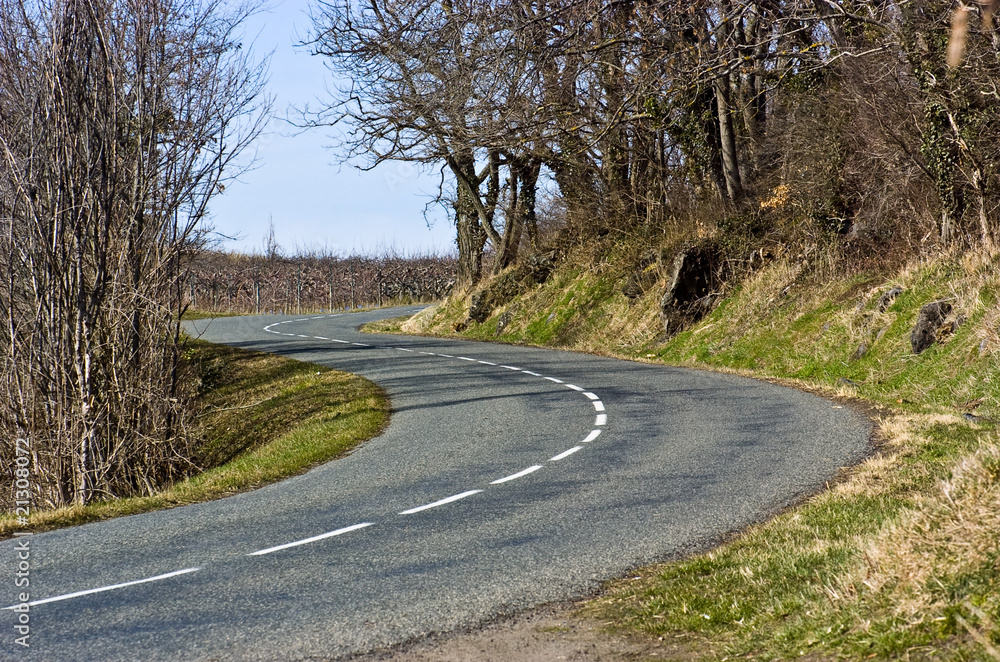 route sinueuse Photos | Adobe Stock