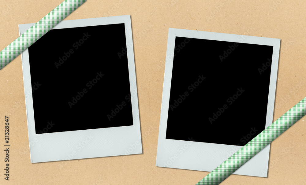 blank polaroid on bulletin board with ribbon Stock 写真 | Adobe Stock