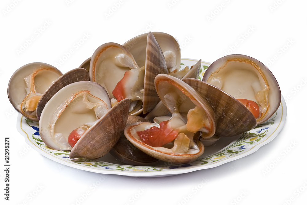 Plato de conchas finas. Photos | Adobe Stock