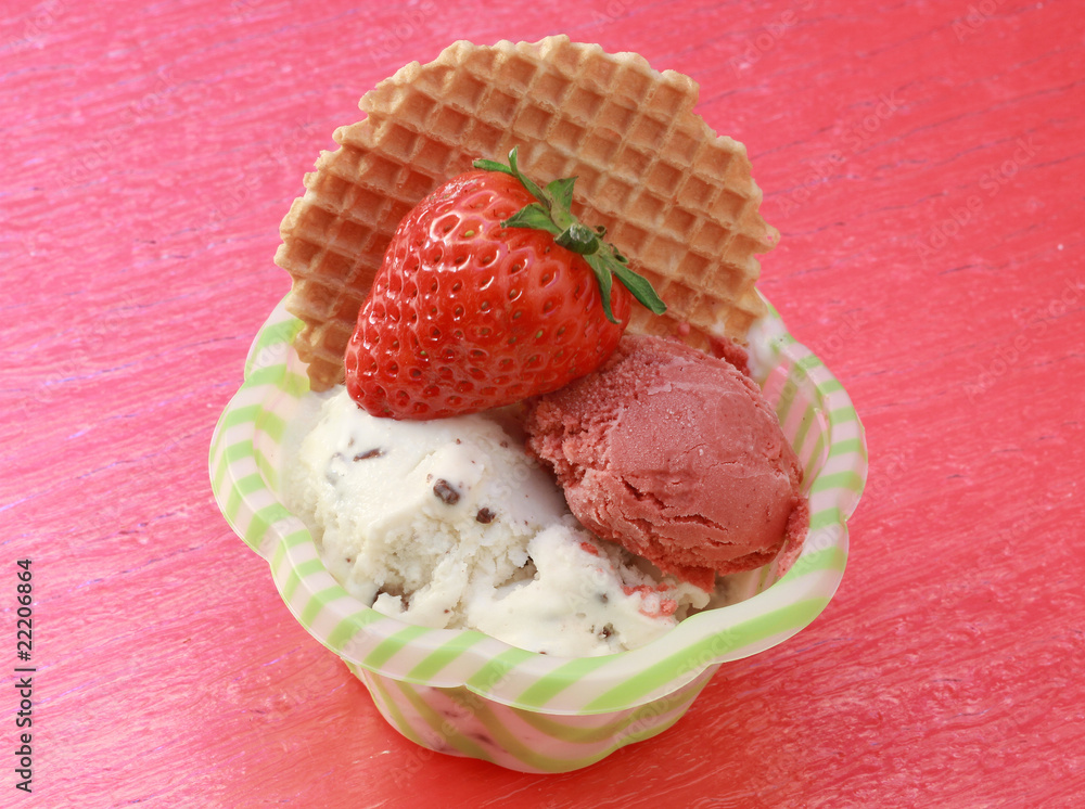 coppetta gelato Stock Photo | Adobe Stock