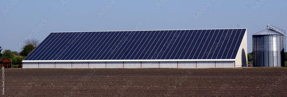 Ferme solaire, centrale solaire, agriculture durable + Stock Photo ...