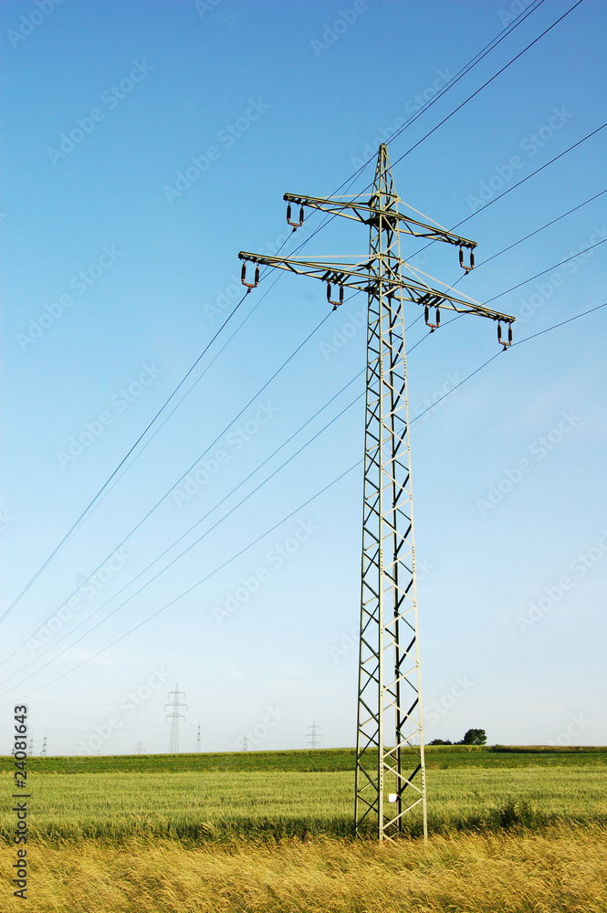 Stromleitung überland Stock-Foto | Adobe Stock