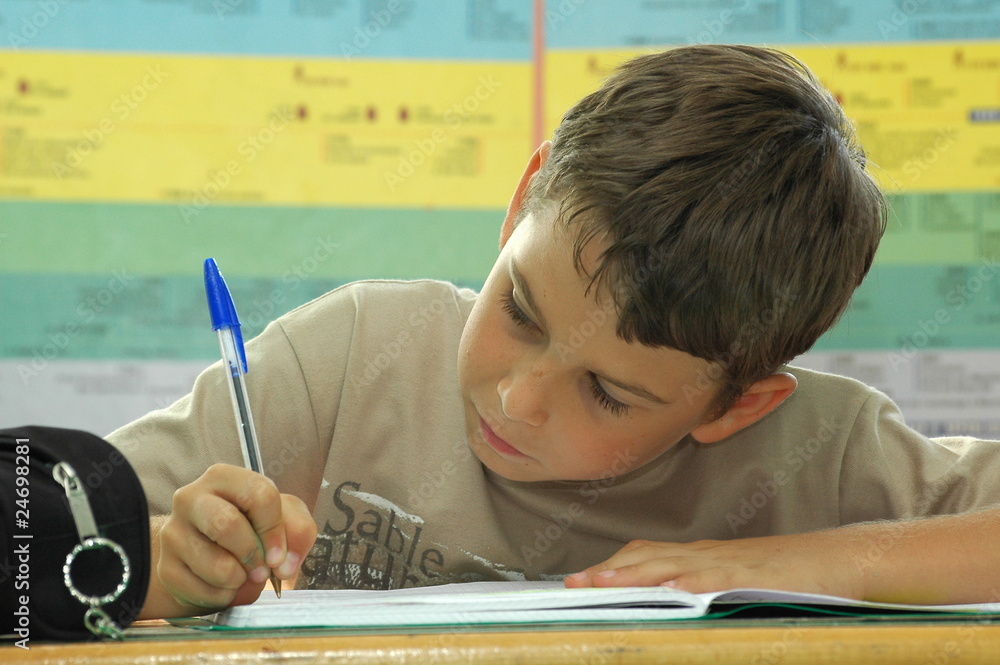 Elève en classe. Photos | Adobe Stock