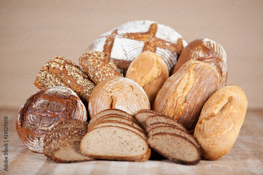 leckere brote vom bäcker Stock-Foto | Adobe Stock