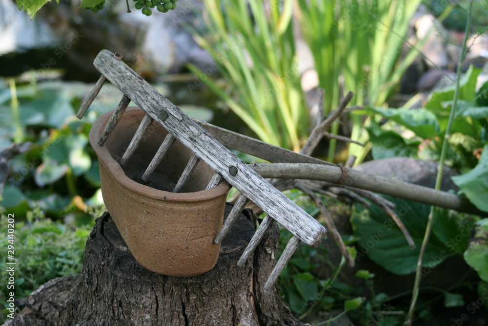 alte Harke im Garten Stock Photo | Adobe Stock