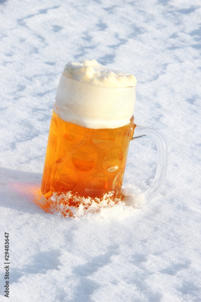 masskrug v4 I Stock-Foto | Adobe Stock