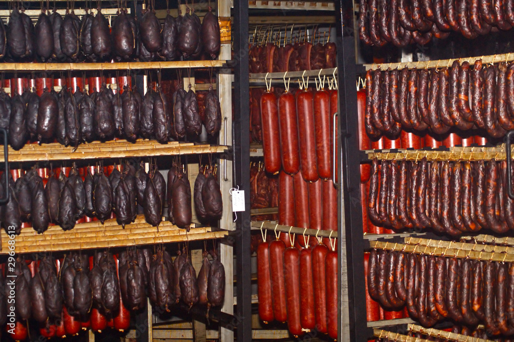 Fotografia do Stock: fumeiro de enchidos | Adobe Stock