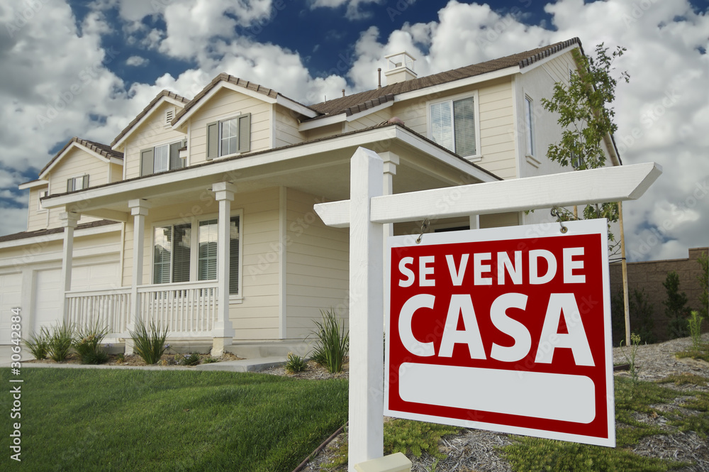 Se Vende Casa Spanish Real Estate Sign and House Stock Photo | Adobe Stock