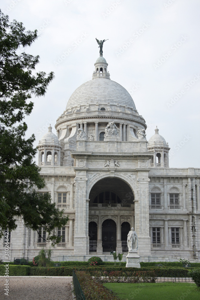 Southern entrance of Victoria Memorial hall Stock Photo | Adobe Stock