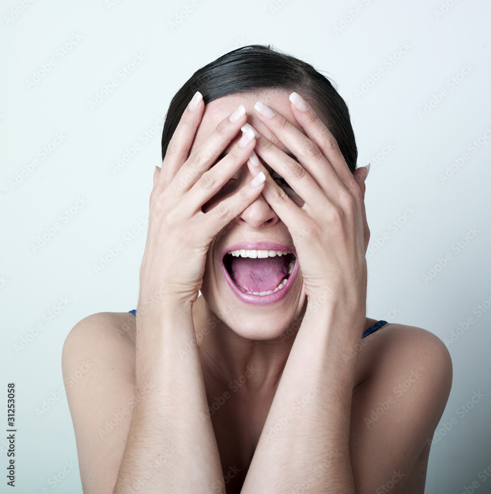 Fille Effrayée 3 447 Femme Effrayée High Res Illustrations Getty