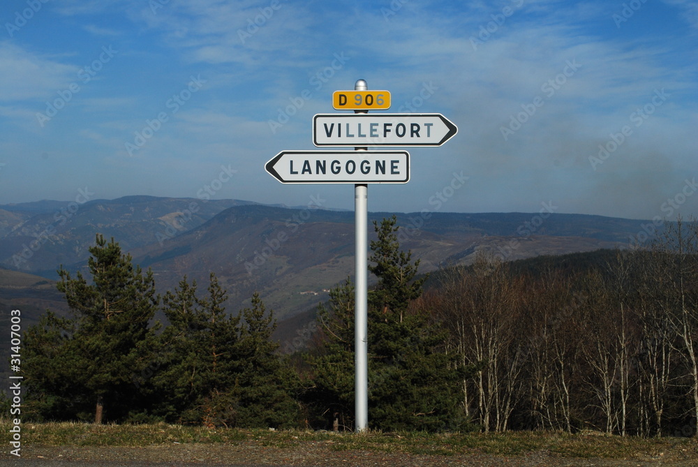Signalisation routière Stock Photo | Adobe Stock