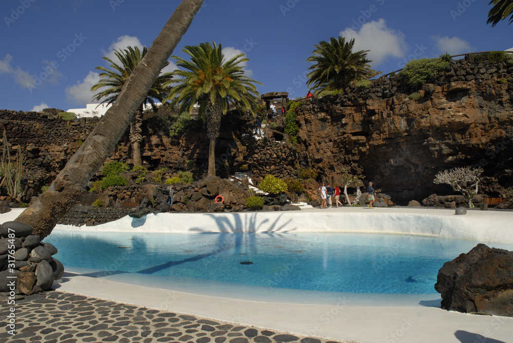 Fotografia do Stock: Swimming pool at Jameos del Agua caves Lanzarote ...