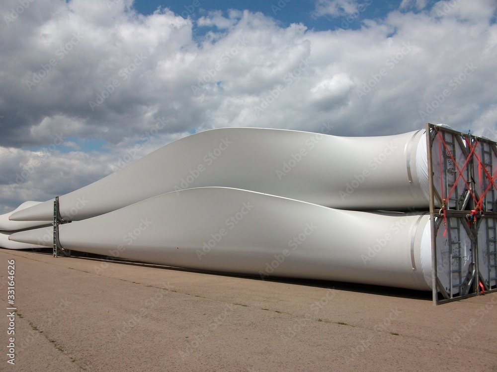 neue Windrad-Flügel Stock Photo | Adobe Stock