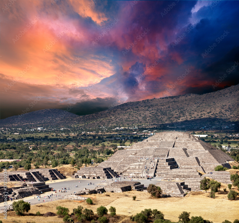 Tenochtitlan Pyramid Of The Moon