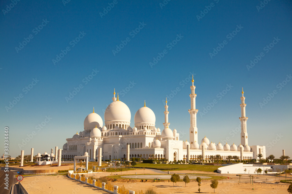 Sheikh Zayed Moschee in Abu Dhabi Stock Photo | Adobe Stock