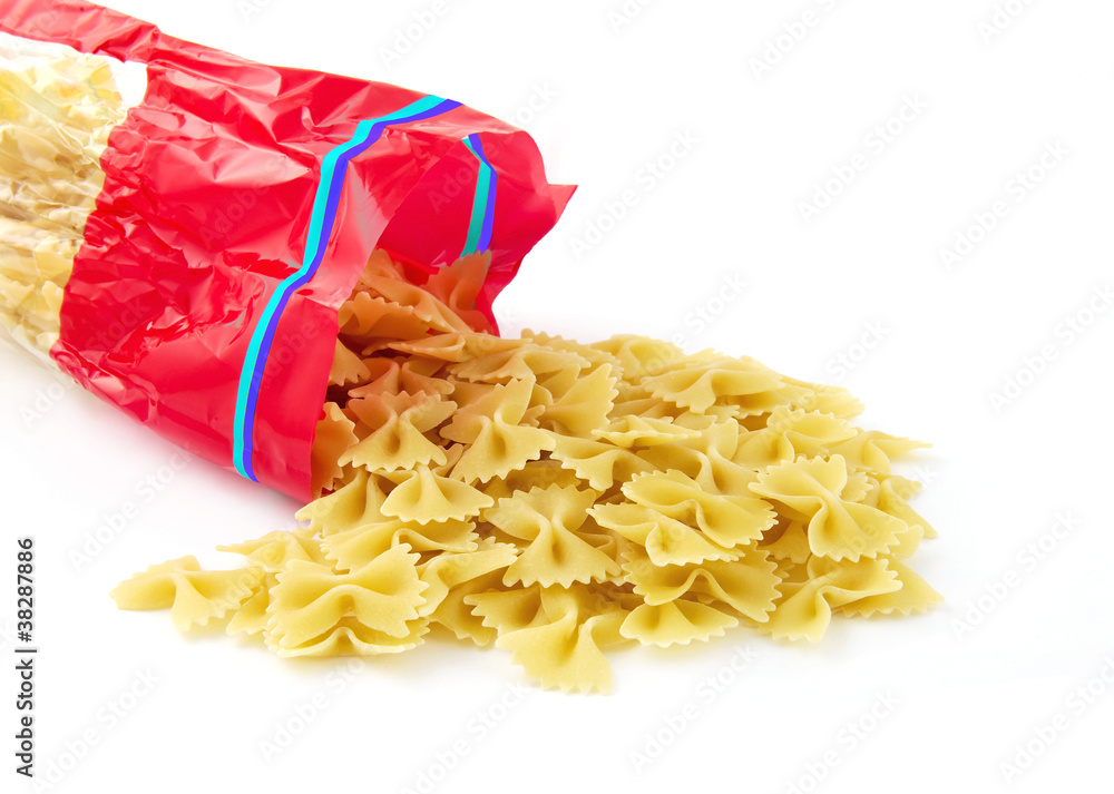 pâtes alimentaire avec sachet sur fond blanc Stock Photo | Adobe Stock