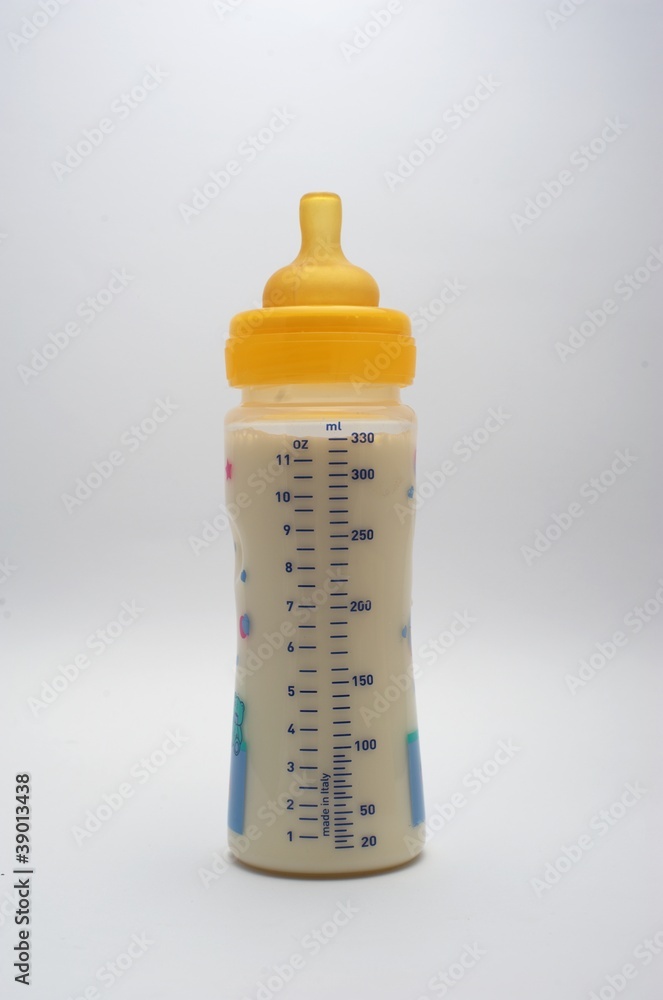 biberon grande pieno Stock Photo | Adobe Stock