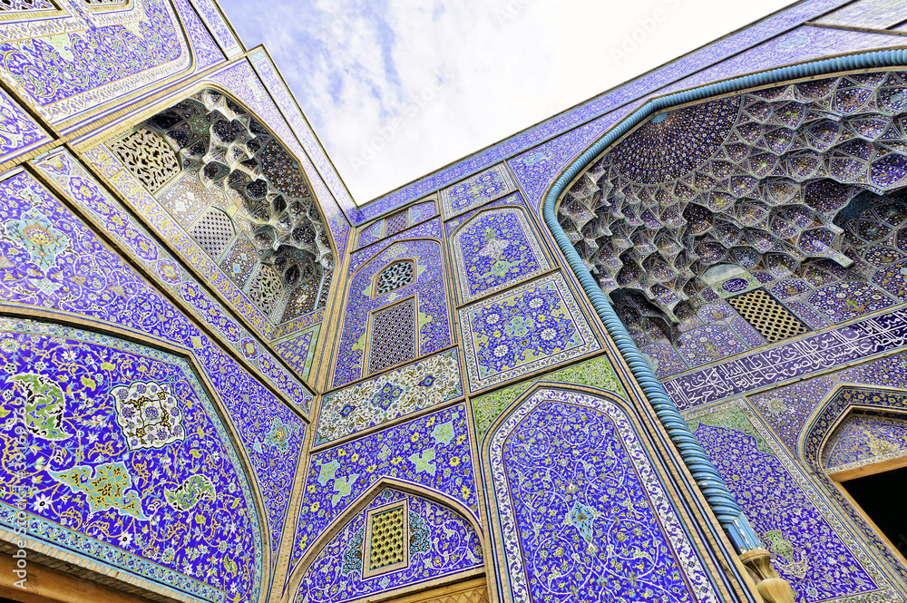 Sheikh Lotf Allah Mosque in Naghsh-i Jahan Square, Isfahan, Iran Stock ...