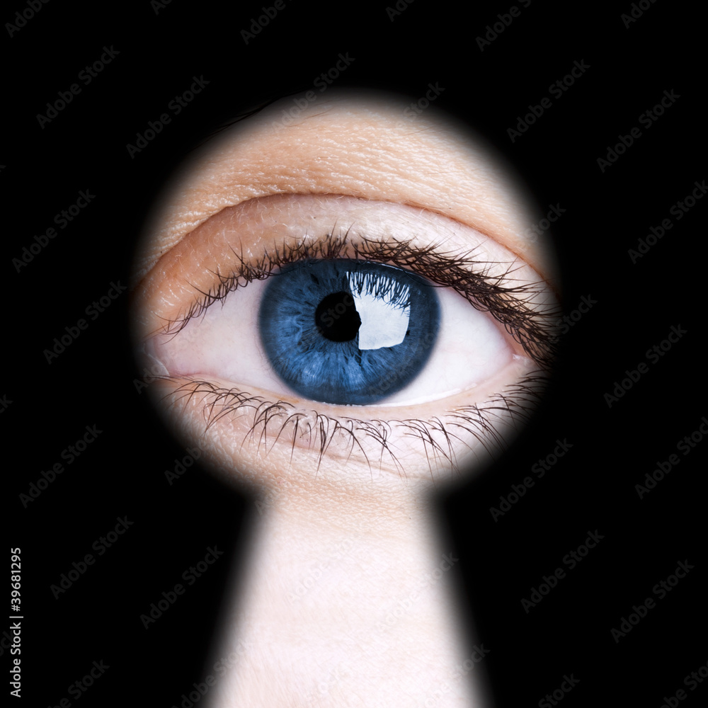 Peeking Through the Keyhole foto de Stock | Adobe Stock
