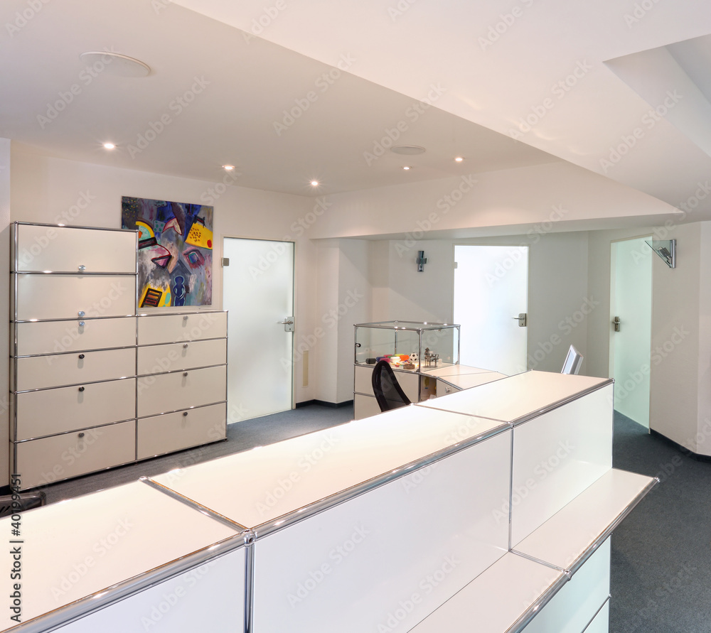 Empfangstresen Rezeption Arbeitsplatz Stock-Foto | Adobe Stock