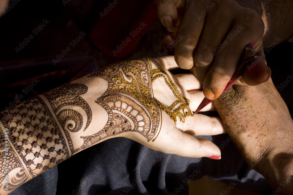 applying fresh henna on hand, Jaipur ,Rajasthan, India Stock Photo ...