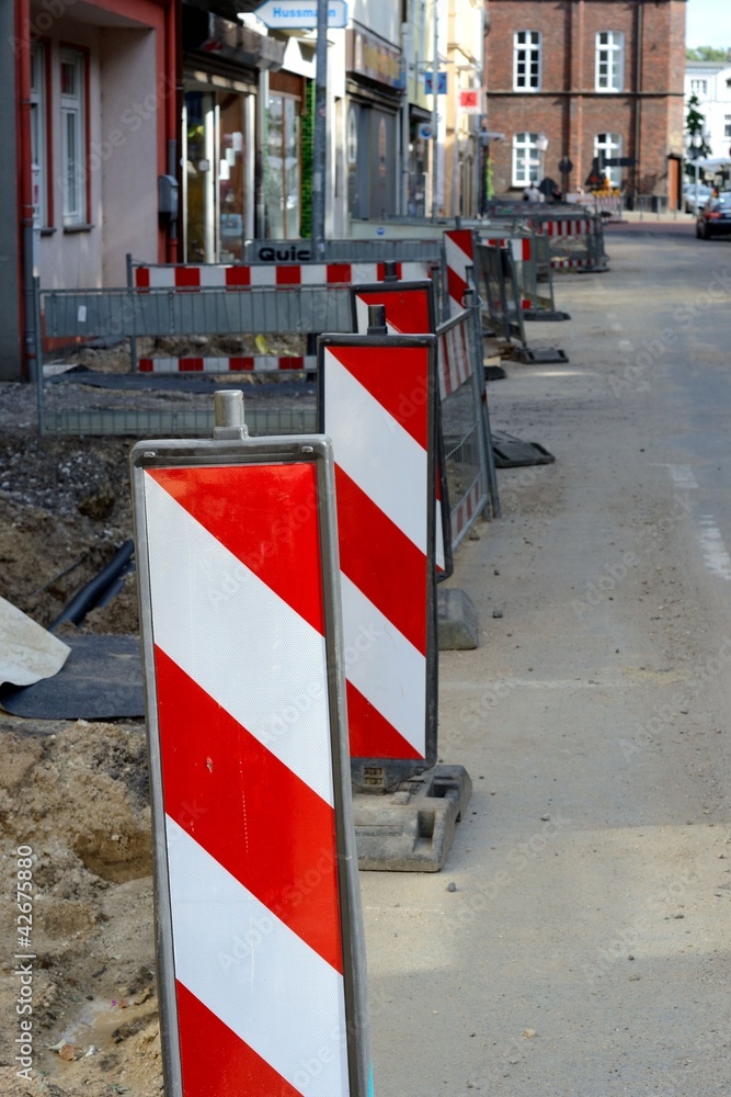 Absperrung mit Warnbaken Stock-Foto | Adobe Stock