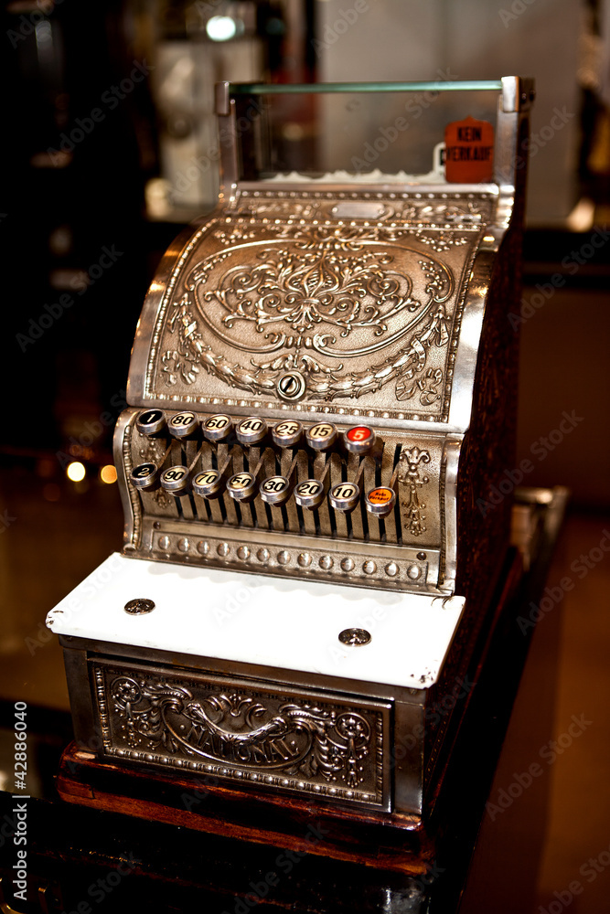 Alte Kasse Stock-Foto | Adobe Stock