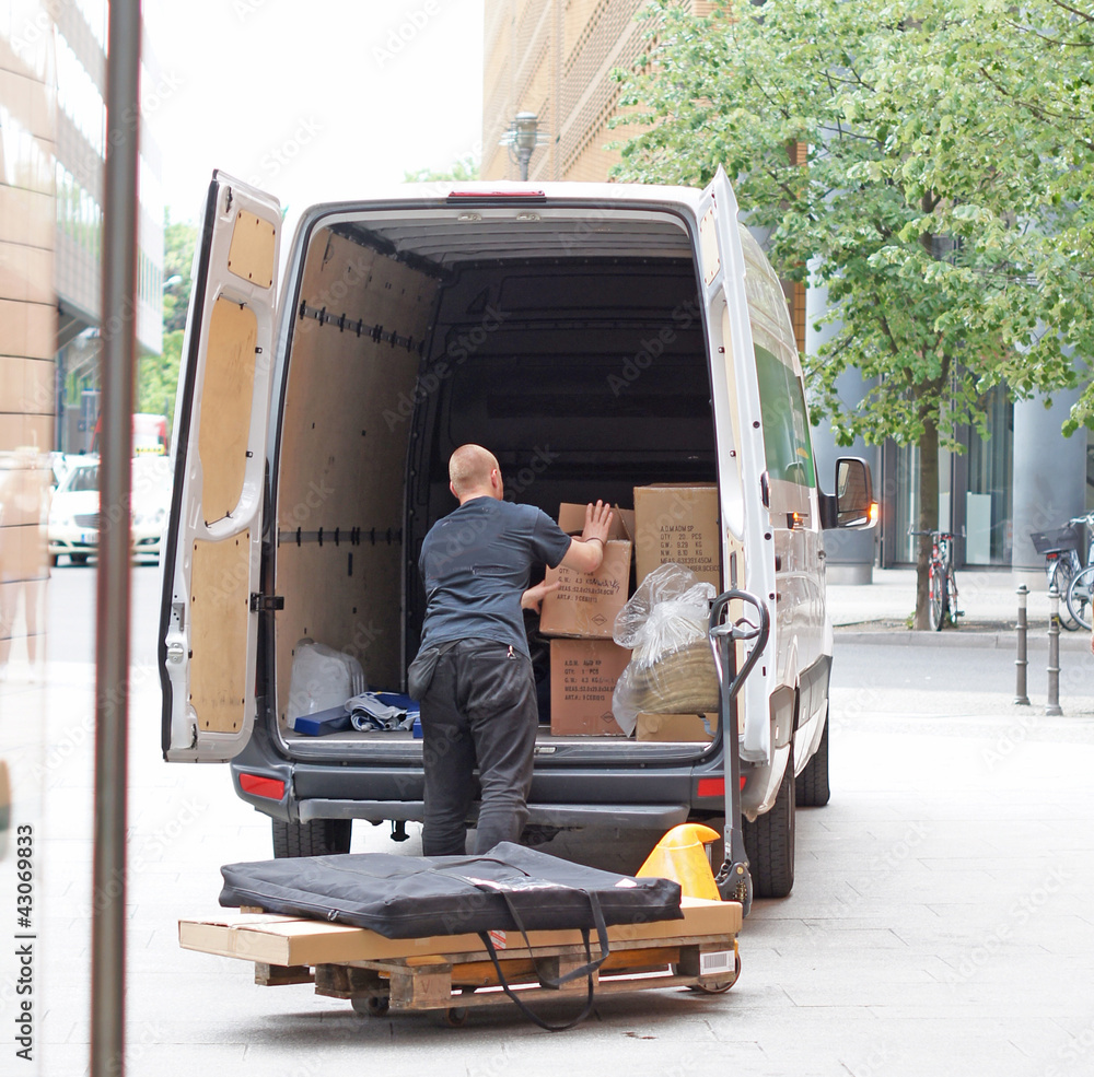 Paketservice 10 Stock-Foto | Adobe Stock