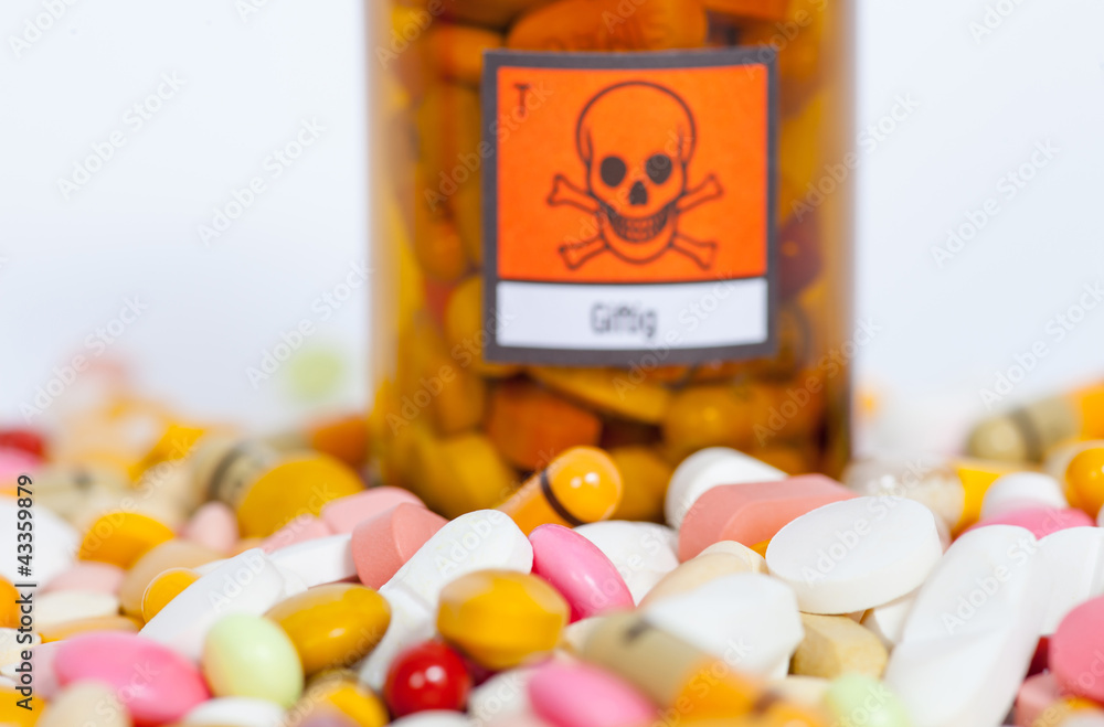 Tabletten - giftig Stock-Foto | Adobe Stock