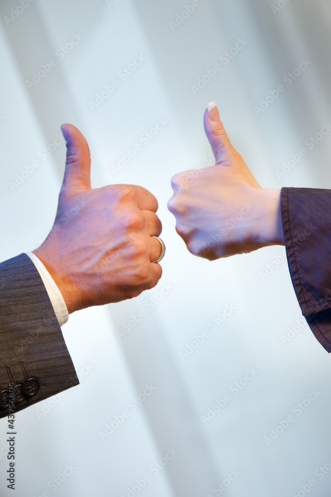 daumen hoch Stock Photo | Adobe Stock