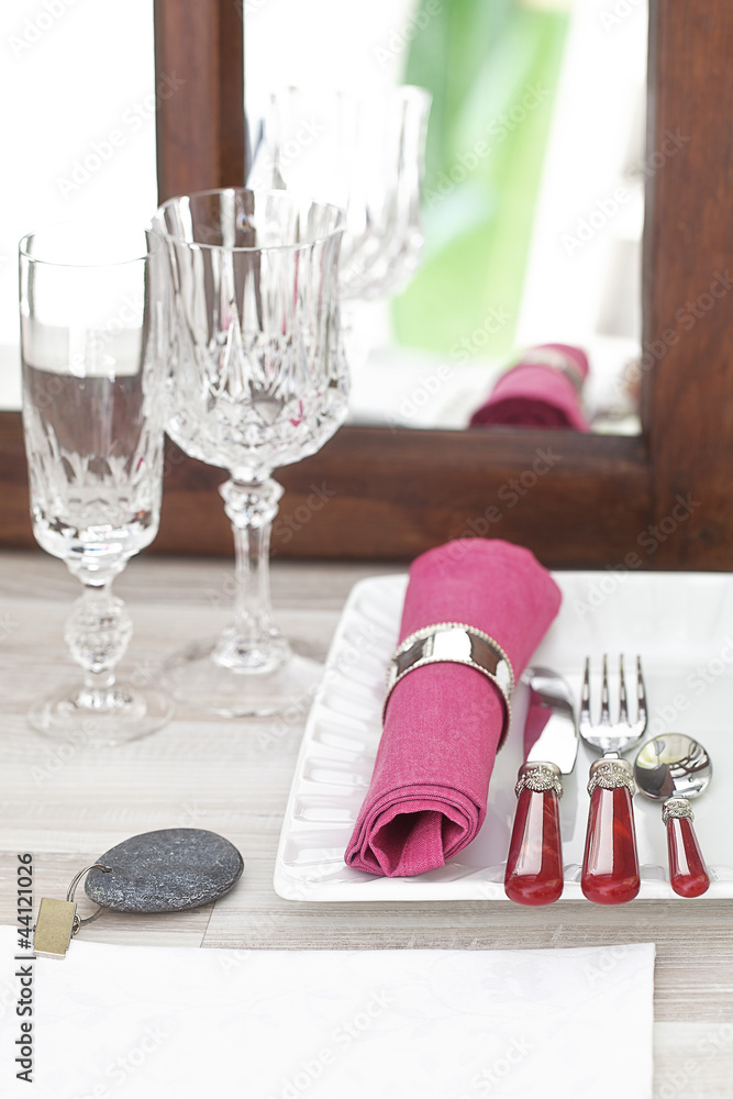 Festlich gedeckter Tisch Stock-Foto | Adobe Stock