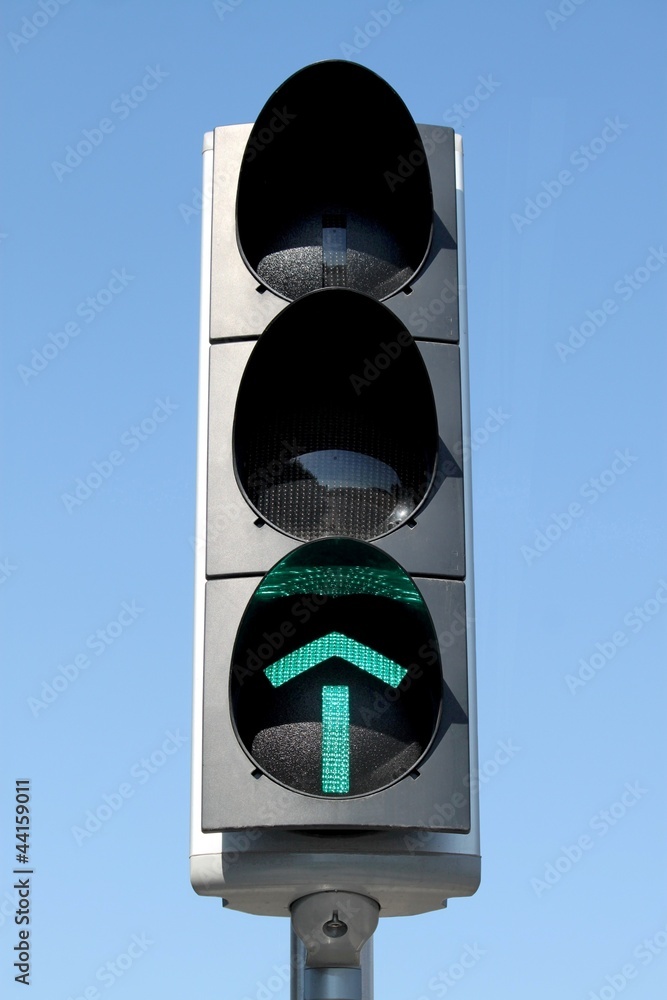 Feu tricolore ' flèche ' au vert Stock Photo | Adobe Stock