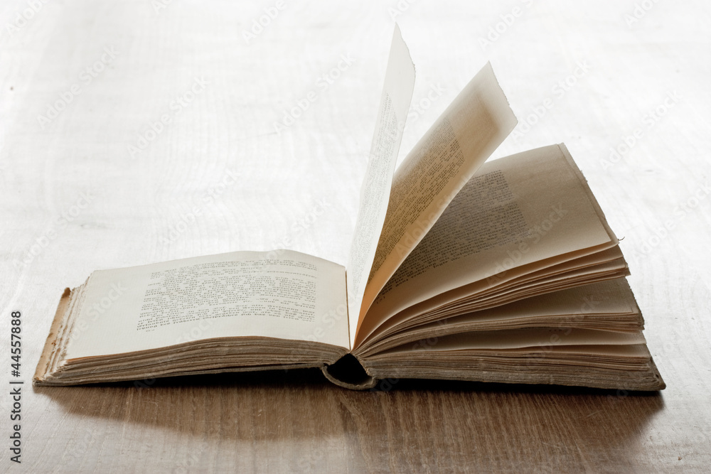 offenes buch Stock-Foto | Adobe Stock