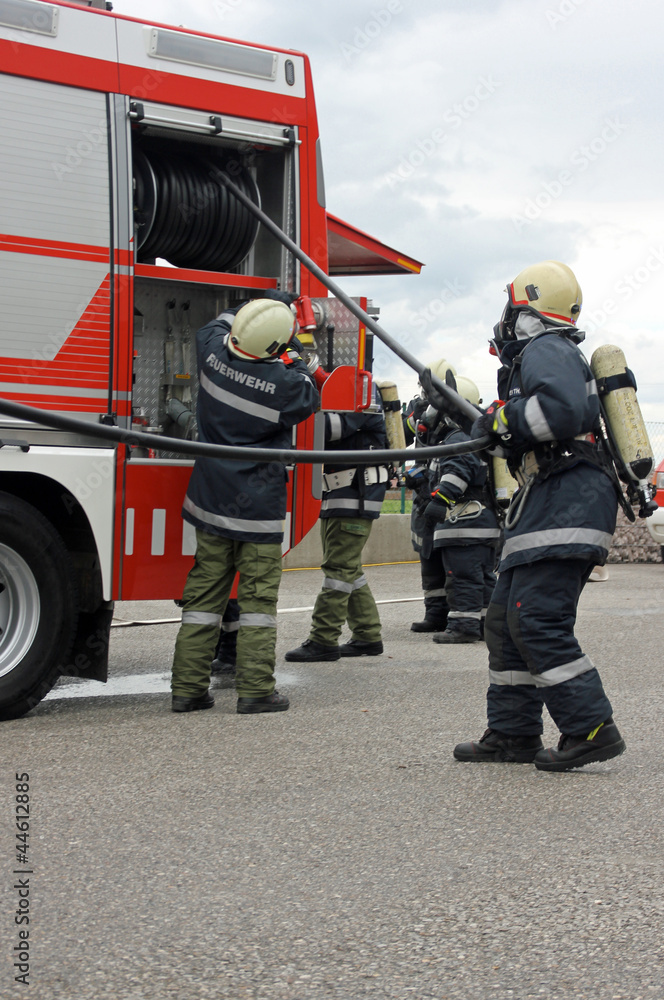 Feuerwehr im Einsatz Stock-Foto | Adobe Stock