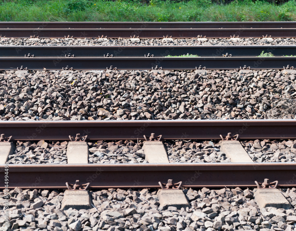 Schienen Stock-Foto | Adobe Stock