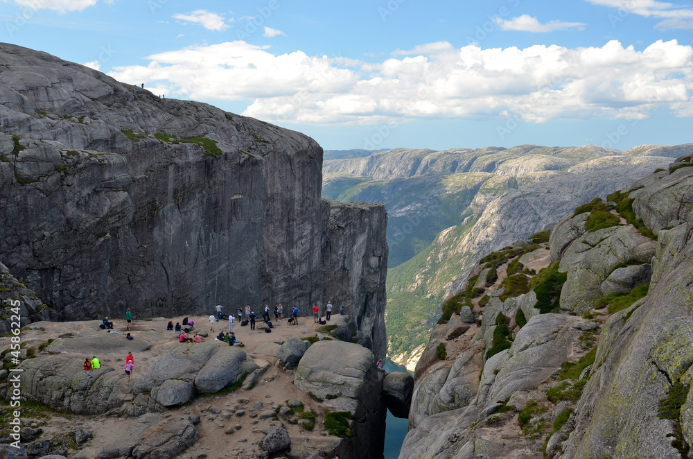 Randonnée au Kjerag Stock Photo | Adobe Stock