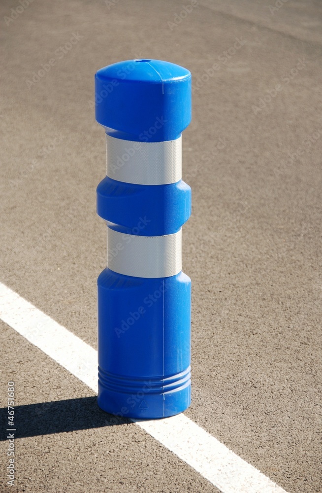 Pivote en carretera foto de Stock | Adobe Stock