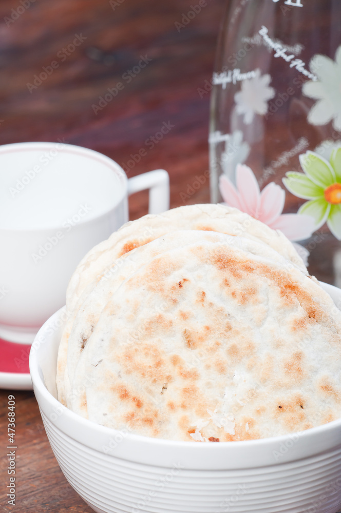 traditional food of the philippines piaya a flat bread Stock Photo ...