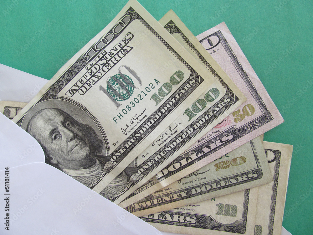 recibir ayuda monetaria es una solución a la crisis foto de Stock ...