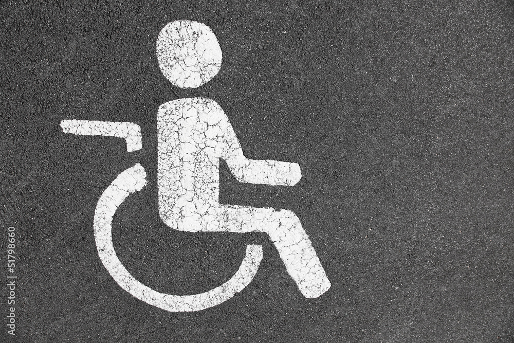 señal de minusválido en el suelo 5906f Stock Photo | Adobe Stock