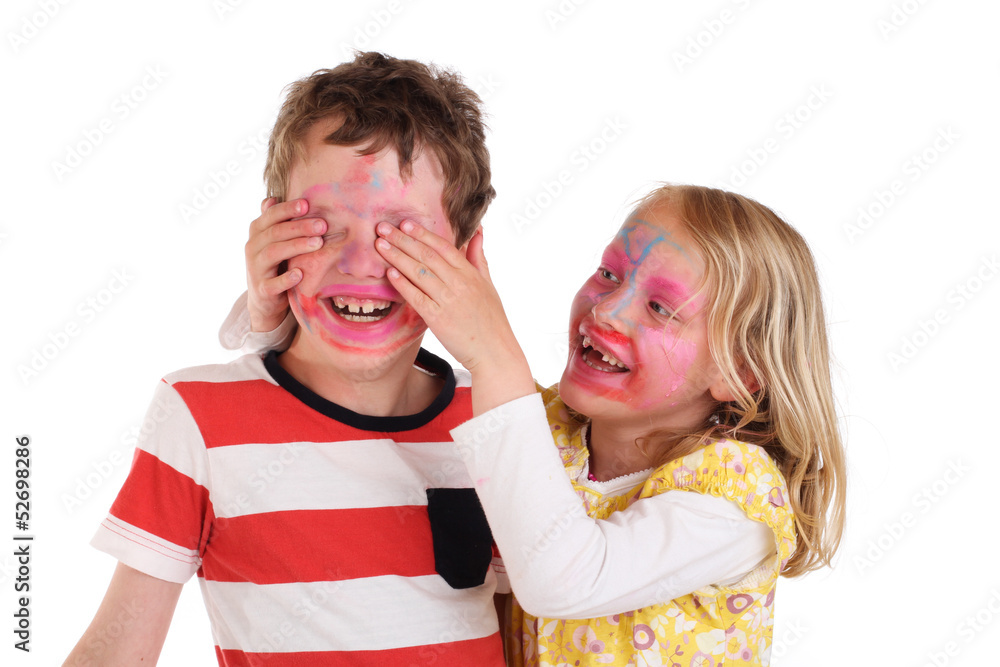 Kinder beim Quatsch machen Stock-Foto | Adobe Stock