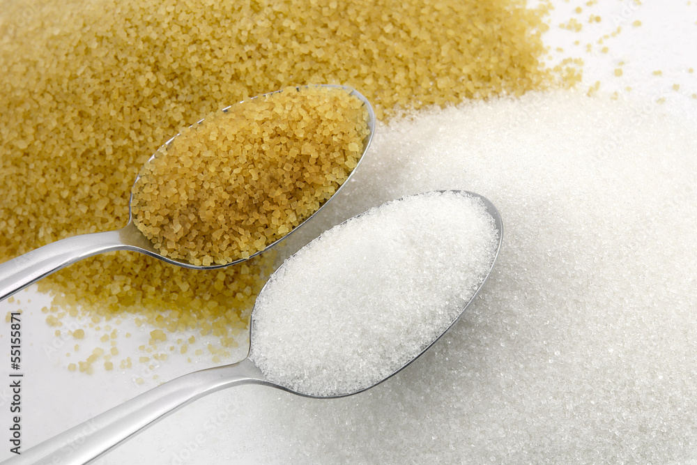 Cucharas con azucar morena y azucar blanca Stock Photo | Adobe Stock