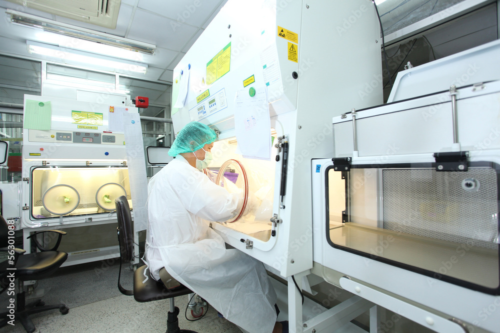 Pharmacist prepare chemotherapy dosage Stock Photo | Adobe Stock
