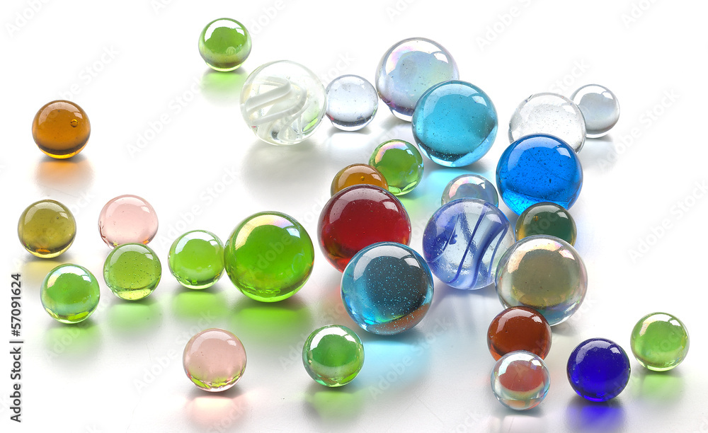 Foto Stock biglie colorate | Adobe Stock