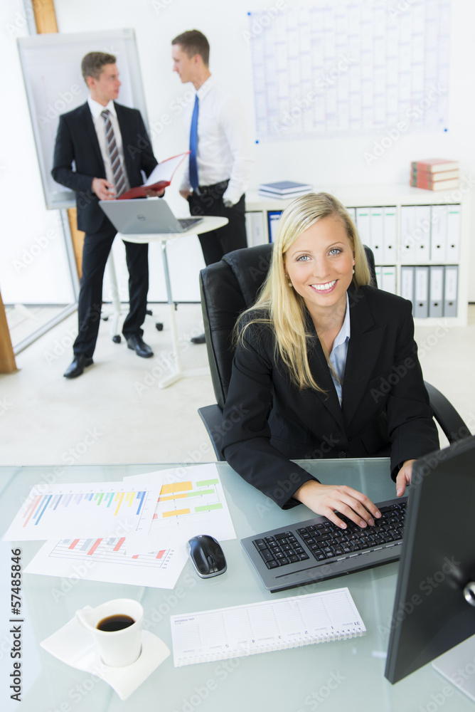 servicemitarbeiter Stock-Foto | Adobe Stock